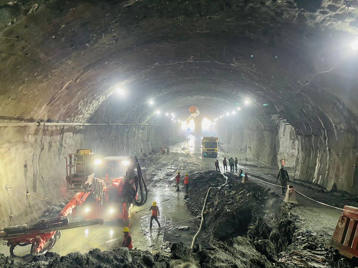 Broad Gauge between Rishikesh and Karanprayag - Dilip Buildcon Limited